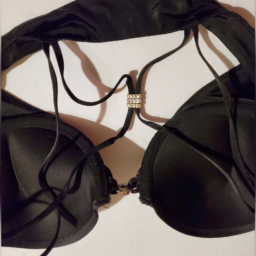 Victoria’s Secret Miraculous Plunge Bra Size 34a - Gem